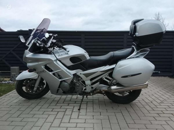 Yamaha FJR 1300 2002 in Kaunas, with an engine capacity of 1.30 L and mileage of 81 thousand km for 2850 €, photo 1 on AUTOMOTO.COM.LV