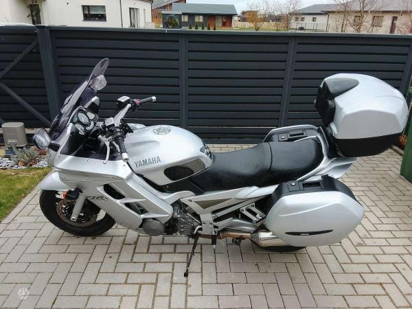 Yamaha FJR 1300 2002 in Kaunas, with an engine capacity of 1.30 L and mileage of 81 thousand km for 2850 €, photo 4 on AUTOMOTO.COM.LV
