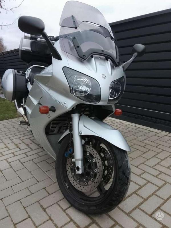 Yamaha FJR 1300 2002 in Kaunas, with an engine capacity of 1.30 L and mileage of 81 thousand km for 2850 €, photo 5 on AUTOMOTO.COM.LV