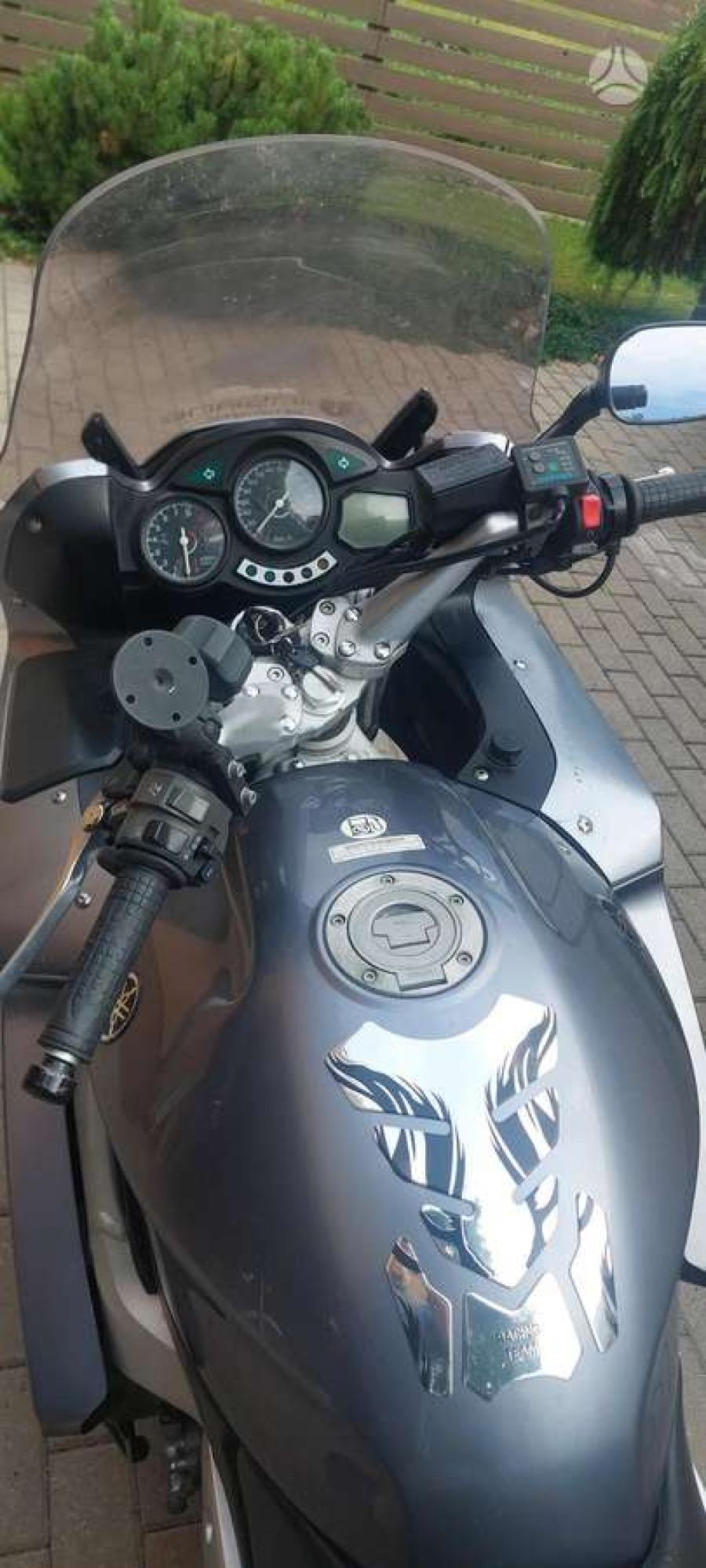 Yamaha FJR 1300 2003 in Vilnius, with an engine capacity of 1.30 L and mileage of 189 thousand km for 2000 €, photo 9 on AUTOMOTO.COM.LV