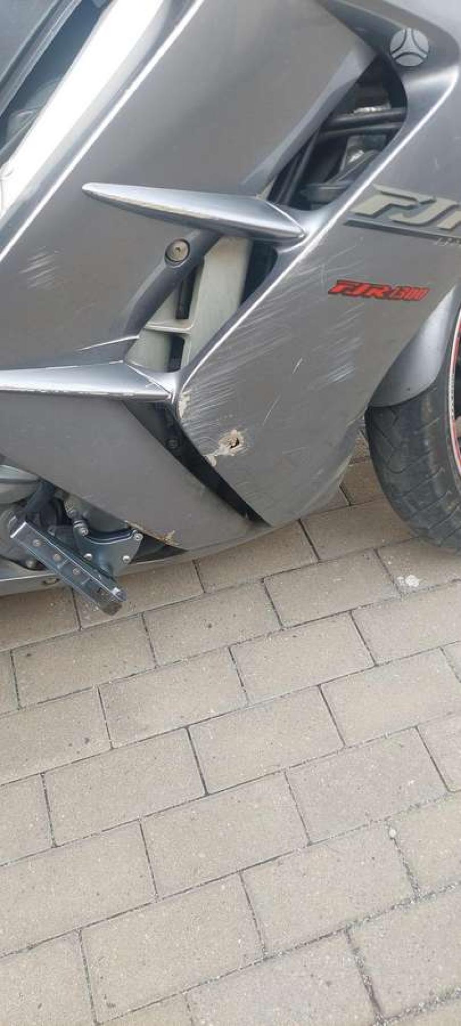 Yamaha FJR 1300 2003 in Vilnius, with an engine capacity of 1.30 L and mileage of 189 thousand km for 2000 €, photo 14 on AUTOMOTO.COM.LV