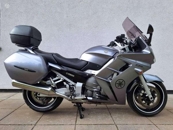 Yamaha FJR 1300 2003 in Prienai, with an engine capacity of 1.30 L and mileage of 44 thousand km for 3550 €, photo 3 on AUTOMOTO.COM.LV