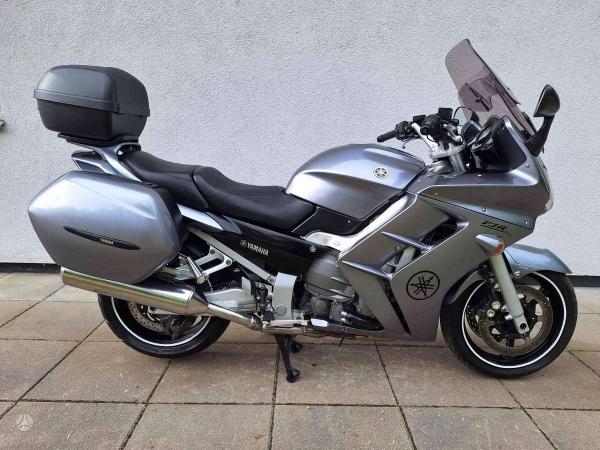 Yamaha FJR 1300 2003 in Prienai, with an engine capacity of 1.30 L and mileage of 44 thousand km for 3550 €, photo 10 on AUTOMOTO.COM.LV