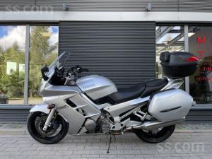 Yamaha FJR 1300 2003 in Riga, with an engine capacity of 1.30 L and mileage of 0 thousand km for 3399 €, photo 3 on AUTOMOTO.COM.LV