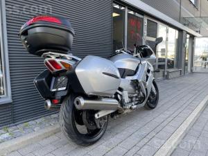 Yamaha FJR 1300 2003 in Riga, with an engine capacity of 1.30 L and mileage of 0 thousand km for 3399 €, photo 5 on AUTOMOTO.COM.LV