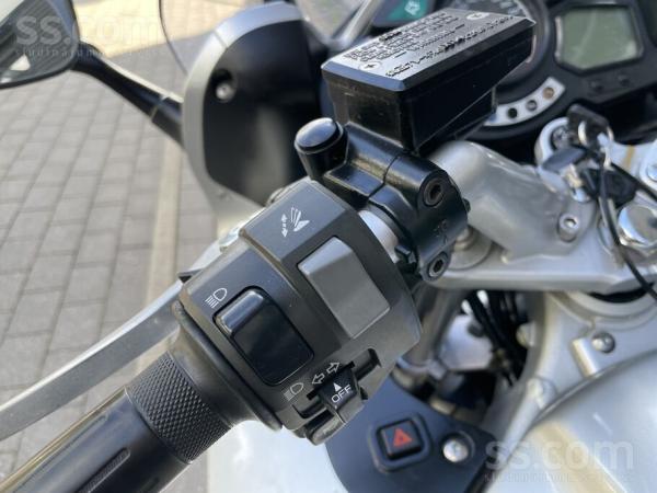 Yamaha FJR 1300 2003 in Riga, with an engine capacity of 1.30 L and mileage of 0 thousand km for 3399 €, photo 9 on AUTOMOTO.COM.LV