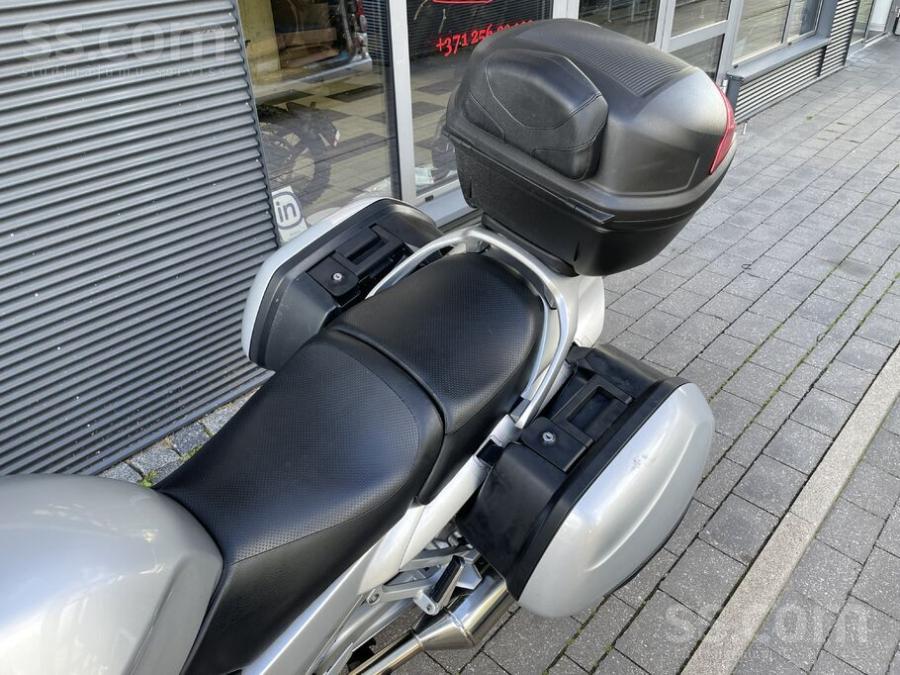 Yamaha FJR 1300 2003 in Riga, with an engine capacity of 1.30 L and mileage of 0 thousand km for 3399 €, photo 10 on AUTOMOTO.COM.LV