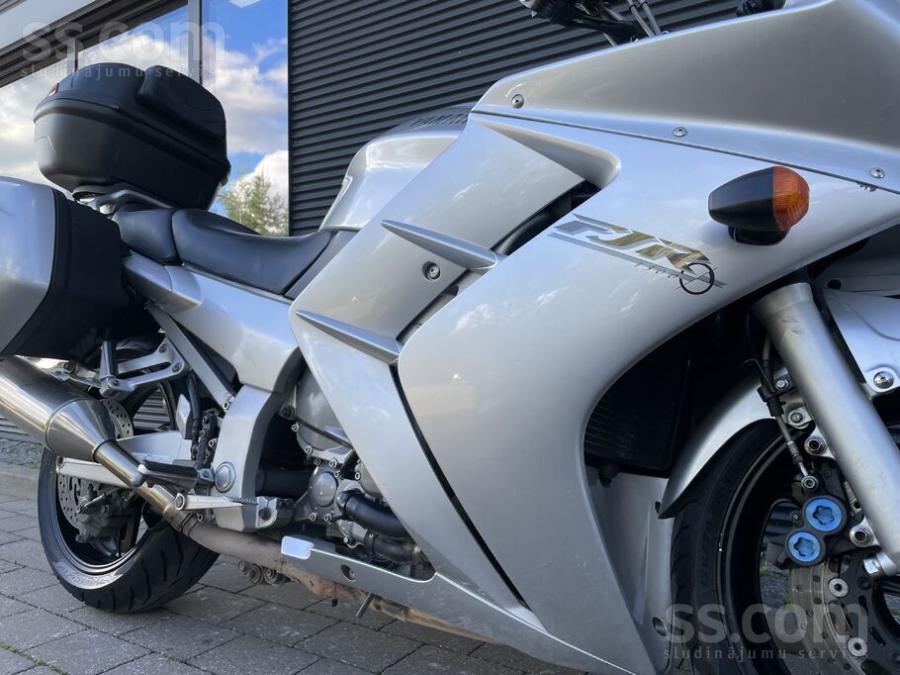 Yamaha FJR 1300 2003 in Riga, with an engine capacity of 1.30 L and mileage of 0 thousand km for 3399 €, photo 11 on AUTOMOTO.COM.LV