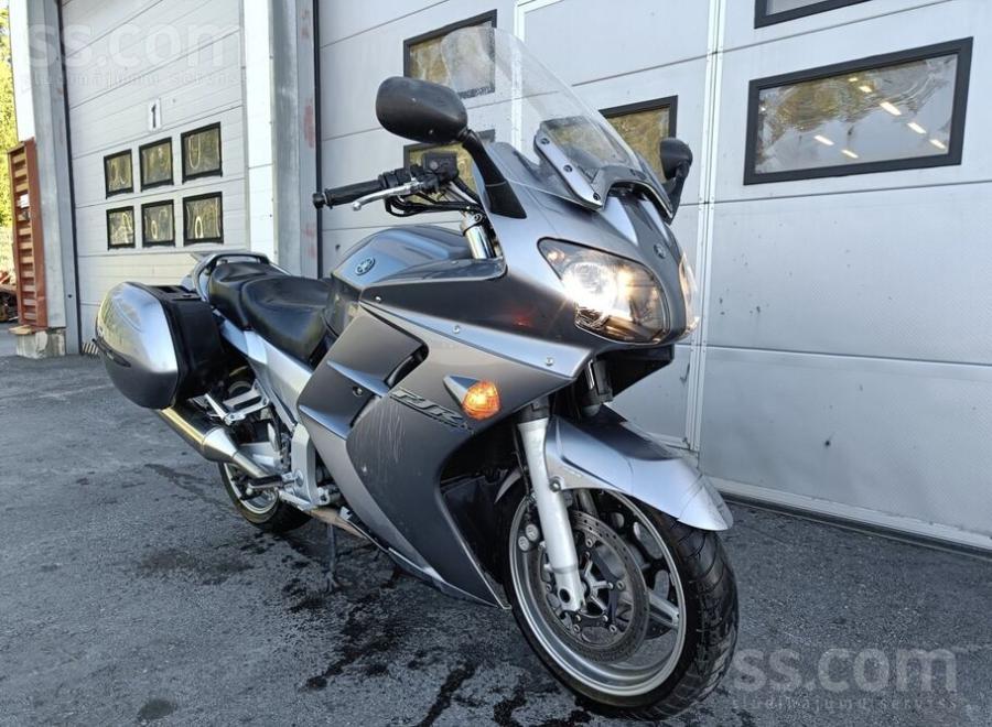 Yamaha FJR 1300 2004 in Riga, with an engine capacity of 1.30 L and mileage of 0 thousand km for 2800 €, photo 1 on AUTOMOTO.COM.LV