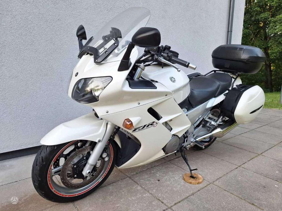 Yamaha FJR 1300 2004 in Prienai, with an engine capacity of 1.30 L and mileage of 49 thousand km for 3450 €, photo 1 on AUTOMOTO.COM.LV