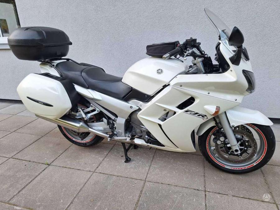Yamaha FJR 1300 2004 in Prienai, with an engine capacity of 1.30 L and mileage of 49 thousand km for 3450 €, photo 6 on AUTOMOTO.COM.LV