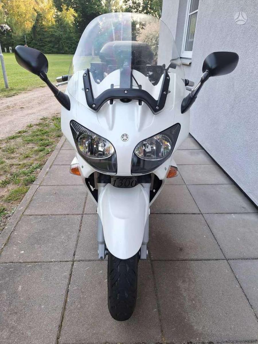 Yamaha FJR 1300 2004 in Prienai, with an engine capacity of 1.30 L and mileage of 49 thousand km for 3450 €, photo 7 on AUTOMOTO.COM.LV