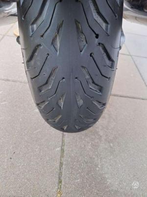 Yamaha FJR 1300 2004 in Prienai, with an engine capacity of 1.30 L and mileage of 49 thousand km for 3450 €, photo 11 on AUTOMOTO.COM.LV