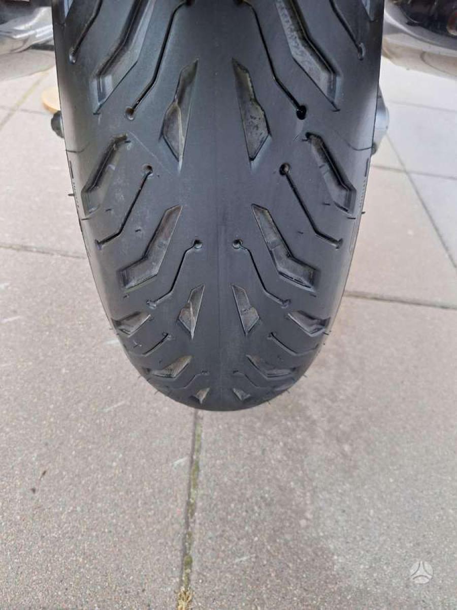 Yamaha FJR 1300 2004 in Prienai, with an engine capacity of 1.30 L and mileage of 49 thousand km for 3450 €, photo 11 on AUTOMOTO.COM.LV