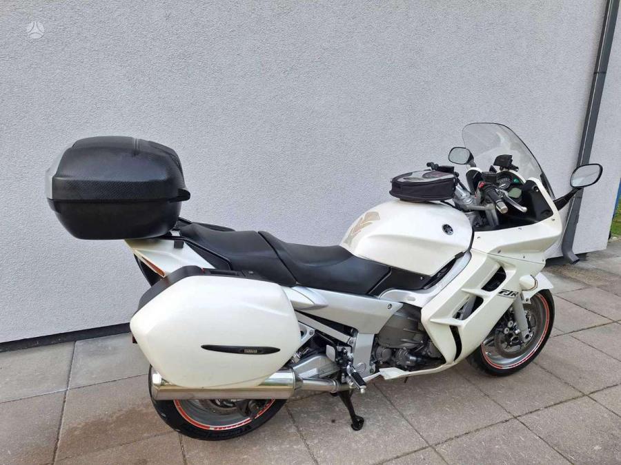 Yamaha FJR 1300 2004 in Prienai, with an engine capacity of 1.30 L and mileage of 49 thousand km for 3450 €, photo 14 on AUTOMOTO.COM.LV