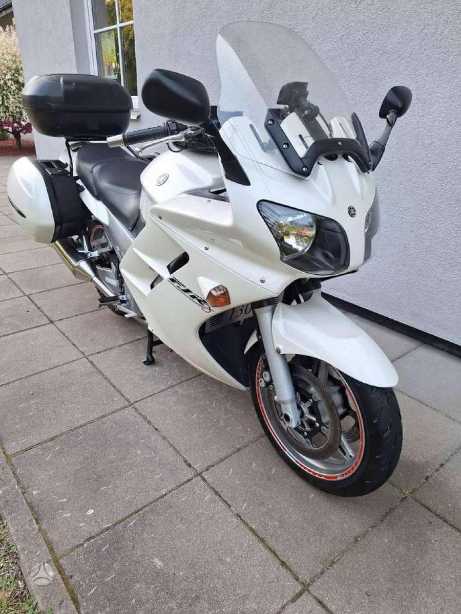 Yamaha FJR 1300 2004 in Prienai, with an engine capacity of 1.30 L and mileage of 49 thousand km for 3450 €, photo 16 on AUTOMOTO.COM.LV