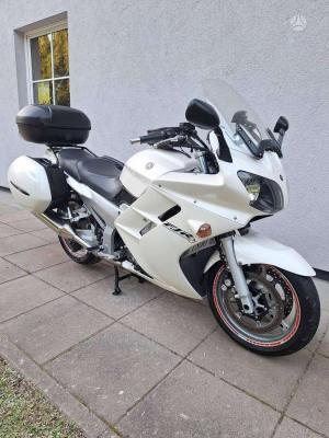 Yamaha FJR 1300 2004 in Prienai, with an engine capacity of 1.30 L and mileage of 49 thousand km for 3450 €, photo 18 on AUTOMOTO.COM.LV