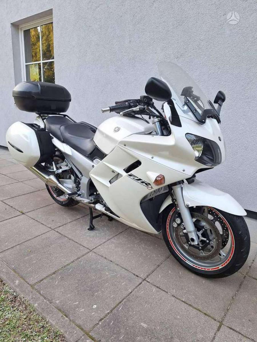 Yamaha FJR 1300 2004 in Prienai, with an engine capacity of 1.30 L and mileage of 49 thousand km for 3450 €, photo 18 on AUTOMOTO.COM.LV