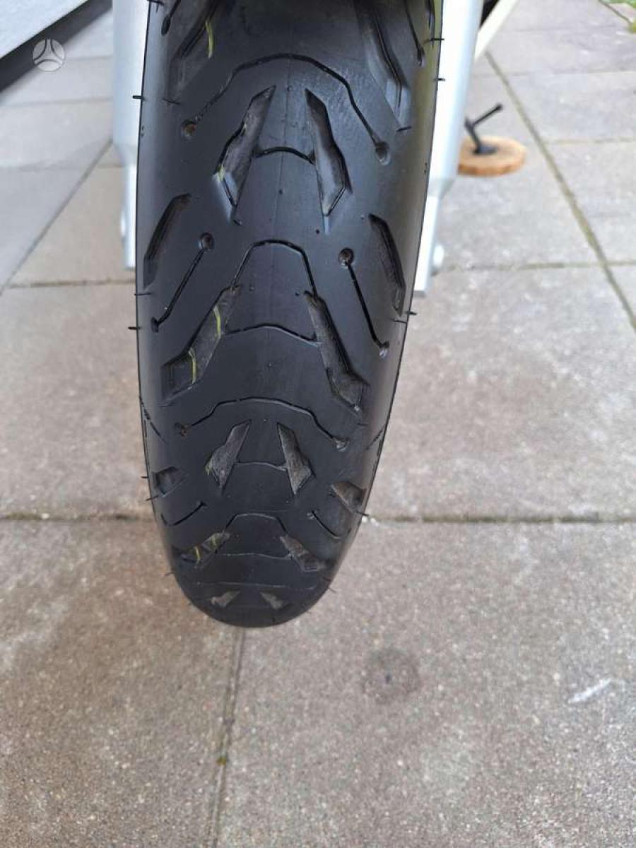Yamaha FJR 1300 2004 in Prienai, with an engine capacity of 1.30 L and mileage of 49 thousand km for 3450 €, photo 22 on AUTOMOTO.COM.LV