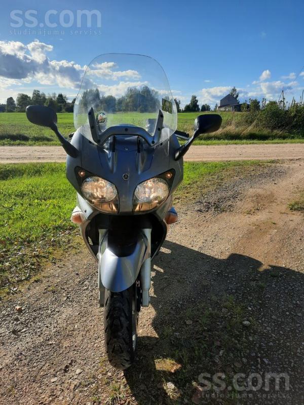 Yamaha FJR 1300 2004 in Ludza, with an engine capacity of 1.30 L and mileage of 0 thousand km for 2850 €, photo 3 on AUTOMOTO.COM.LV