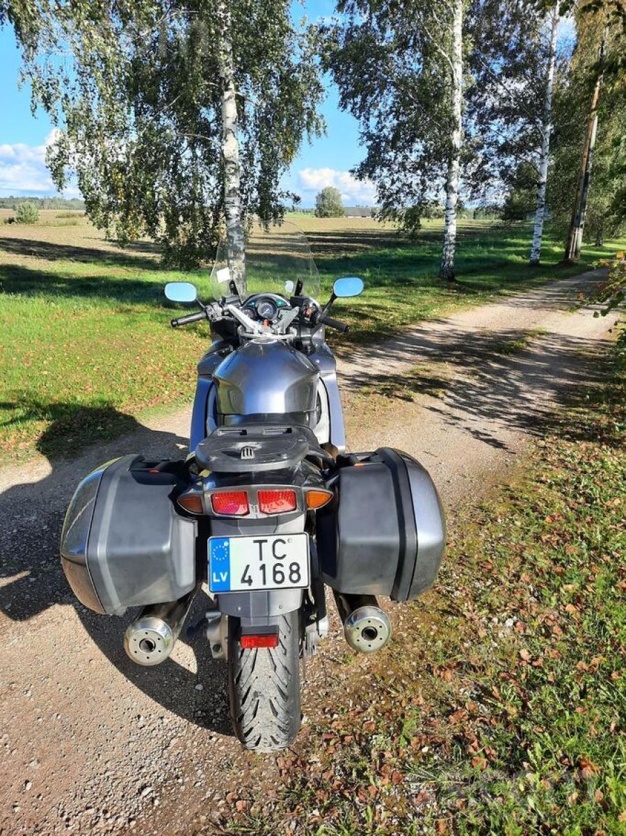 Yamaha FJR 1300 2004 in Ludza, with an engine capacity of 1.30 L and mileage of 0 thousand km for 2850 €, photo 4 on AUTOMOTO.COM.LV