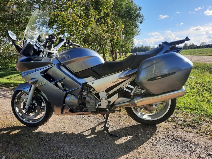 Yamaha FJR 1300 2004 in Ludza, with an engine capacity of 1.30 L and mileage of 0 thousand km for 2850 €, photo 5 on AUTOMOTO.COM.LV
