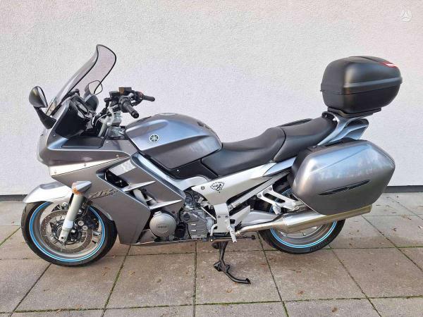 Yamaha FJR 1300 2005 in Prienai, with an engine capacity of 1.30 L and mileage of 41 thousand km for 3450 €, photo 1 on AUTOMOTO.COM.LV