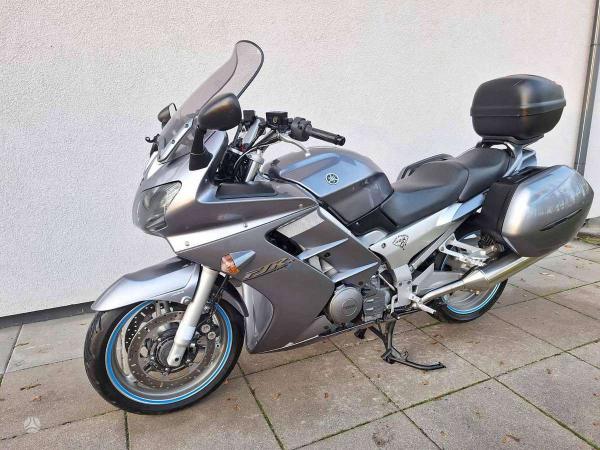 Yamaha FJR 1300 2005 in Prienai, with an engine capacity of 1.30 L and mileage of 41 thousand km for 3450 €, photo 2 on AUTOMOTO.COM.LV