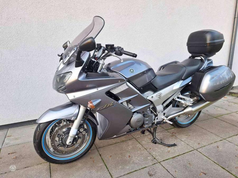 Yamaha FJR 1300 2005 in Prienai, with an engine capacity of 1.30 L and mileage of 41 thousand km for 3450 €, photo 2 on AUTOMOTO.COM.LV