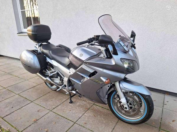 Yamaha FJR 1300 2005 in Prienai, with an engine capacity of 1.30 L and mileage of 41 thousand km for 3450 €, photo 5 on AUTOMOTO.COM.LV