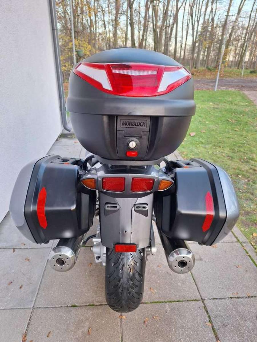 Yamaha FJR 1300 2005 in Prienai, with an engine capacity of 1.30 L and mileage of 41 thousand km for 3450 €, photo 15 on AUTOMOTO.COM.LV