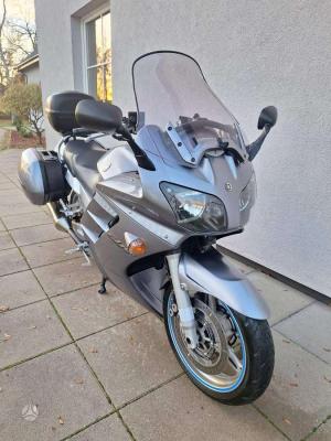 Yamaha FJR 1300 2005 in Prienai, with an engine capacity of 1.30 L and mileage of 41 thousand km for 3450 €, photo 16 on AUTOMOTO.COM.LV