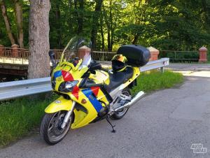 Yamaha FJR 1300 2005 in Vilnius, with an engine capacity of 0.00 L and mileage of 0 thousand km for 2700 €, photo 6 on AUTOMOTO.COM.LV