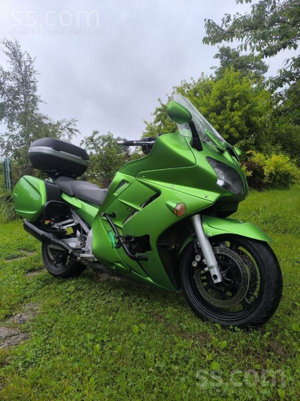 Yamaha FJR 1300 2005 Rīga, ar dzinēja tilpumu 1.30 L un nobraukumu 0 tūkst. km par 4500 €, foto 3 vietnē AUTOMOTO.COM.LV
