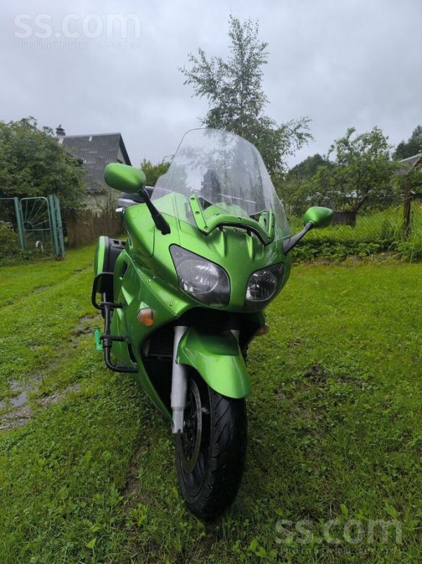 Yamaha FJR 1300 2005 Rīga, ar dzinēja tilpumu 1.30 L un nobraukumu 0 tūkst. km par 4500 €, foto 4 vietnē AUTOMOTO.COM.LV