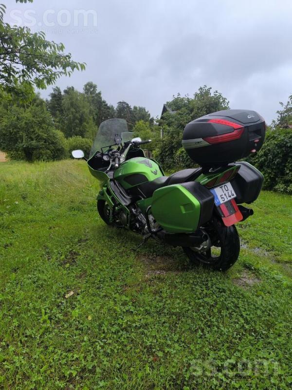 Yamaha FJR 1300 2005 Rīga, ar dzinēja tilpumu 1.30 L un nobraukumu 0 tūkst. km par 4500 €, foto 8 vietnē AUTOMOTO.COM.LV