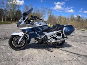 Yamaha FJR 1300 2006 in Tallinn, with an engine capacity of 1.30 L and mileage of 61 thousand km for 3000 €, photo 6 on AUTOMOTO.COM.LV