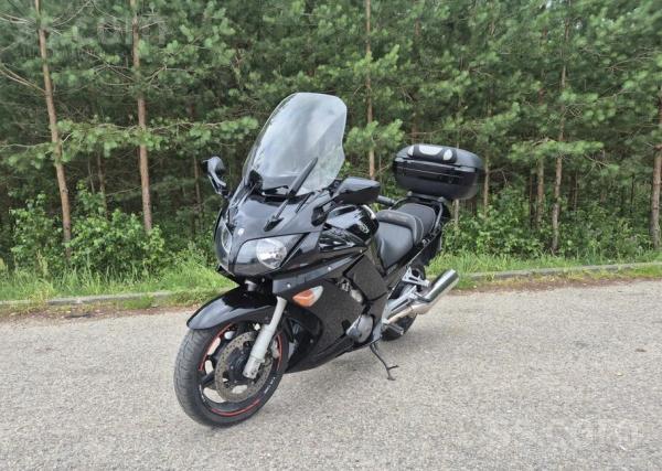 Yamaha FJR 1300 2011 Ogre, ar dzinēja tilpumu 1.30 L un nobraukumu 0 tūkst. km par 6000 €, foto 1 vietnē AUTOMOTO.COM.LV