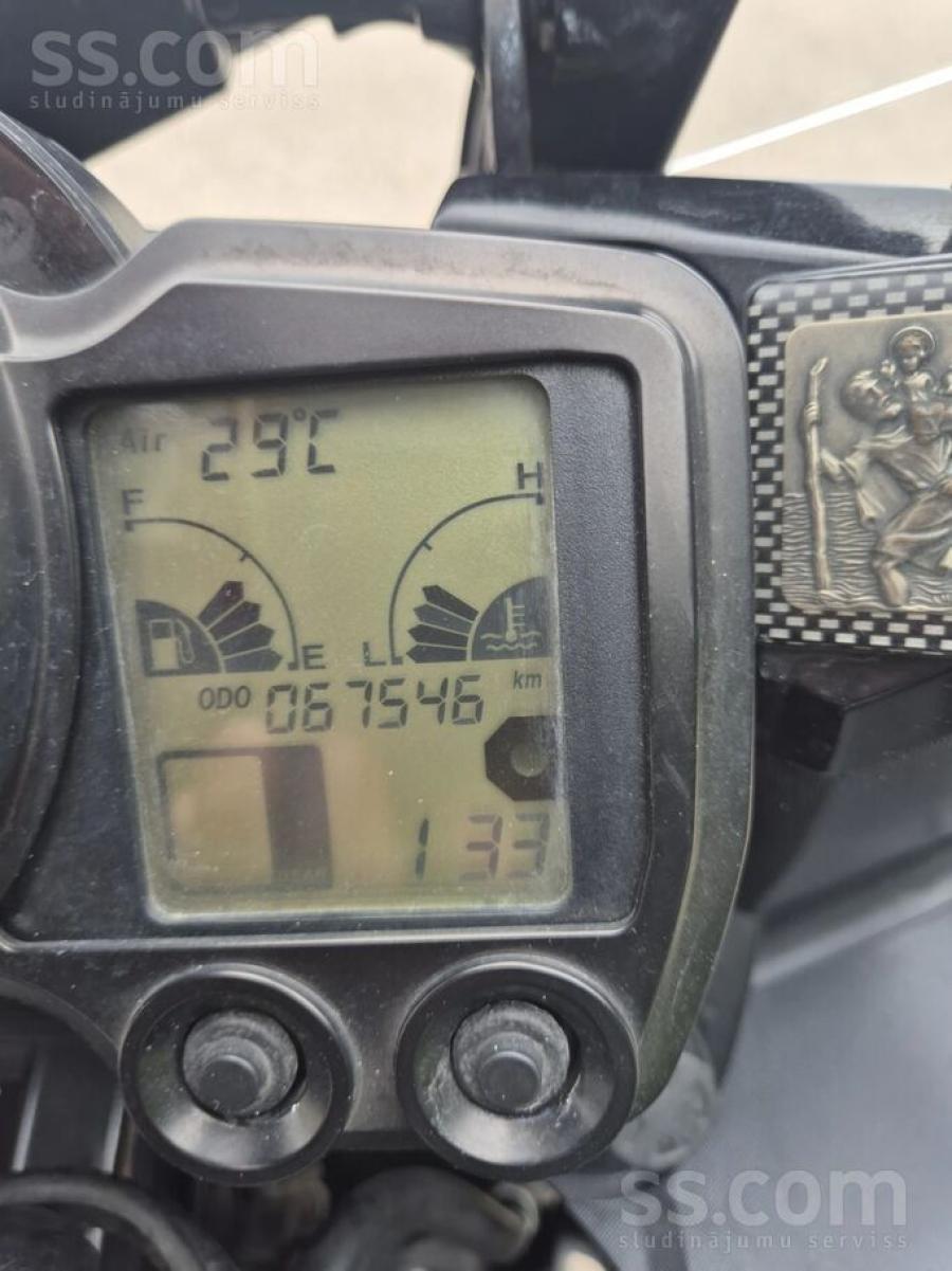 Yamaha FJR 1300 2011 in Ogre, with an engine capacity of 1.30 L and mileage of 0 thousand km for 6000 €, photo 6 on AUTOMOTO.COM.LV
