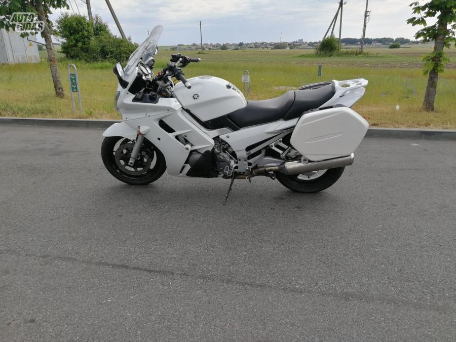 Balts Yamaha FJR 1300 2006 Gargždai, ar dzinēja tilpumu 0.00 L un nobraukumu 130 tūkst. km par 2850 €, foto 1 vietnē AUTOMOTO.COM.LV