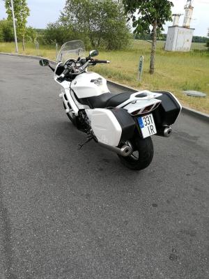 Balts Yamaha FJR 1300 2006 Gargždai, ar dzinēja tilpumu 0.00 L un nobraukumu 130 tūkst. km par 2850 €, foto 3 vietnē AUTOMOTO.COM.LV