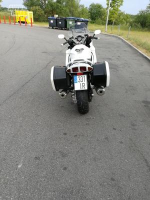 Balts Yamaha FJR 1300 2006 Gargždai, ar dzinēja tilpumu 0.00 L un nobraukumu 130 tūkst. km par 2850 €, foto 4 vietnē AUTOMOTO.COM.LV