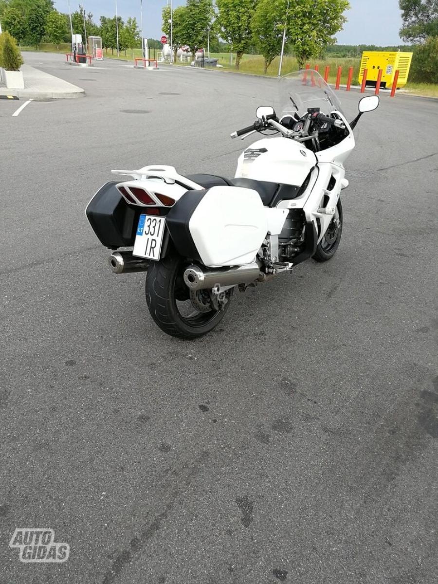 Balts Yamaha FJR 1300 2006 Gargždai, ar dzinēja tilpumu 0.00 L un nobraukumu 130 tūkst. km par 2850 €, foto 5 vietnē AUTOMOTO.COM.LV