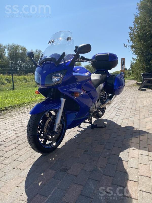 Yamaha FJR 2001 in Bauska on AUTOMOTO.COM.LV Yamaha FJR 2001 in Bauska, with an engine capacity of 1.30 L and mileage of 0 thousand km for 4100 €, photo 3 on AUTOMOTO.COM.LV