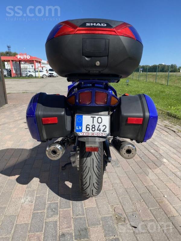 Yamaha FJR 2001 in Bauska on AUTOMOTO.COM.LV Yamaha FJR 2001 in Bauska, with an engine capacity of 1.30 L and mileage of 0 thousand km for 4100 €, photo 8 on AUTOMOTO.COM.LV