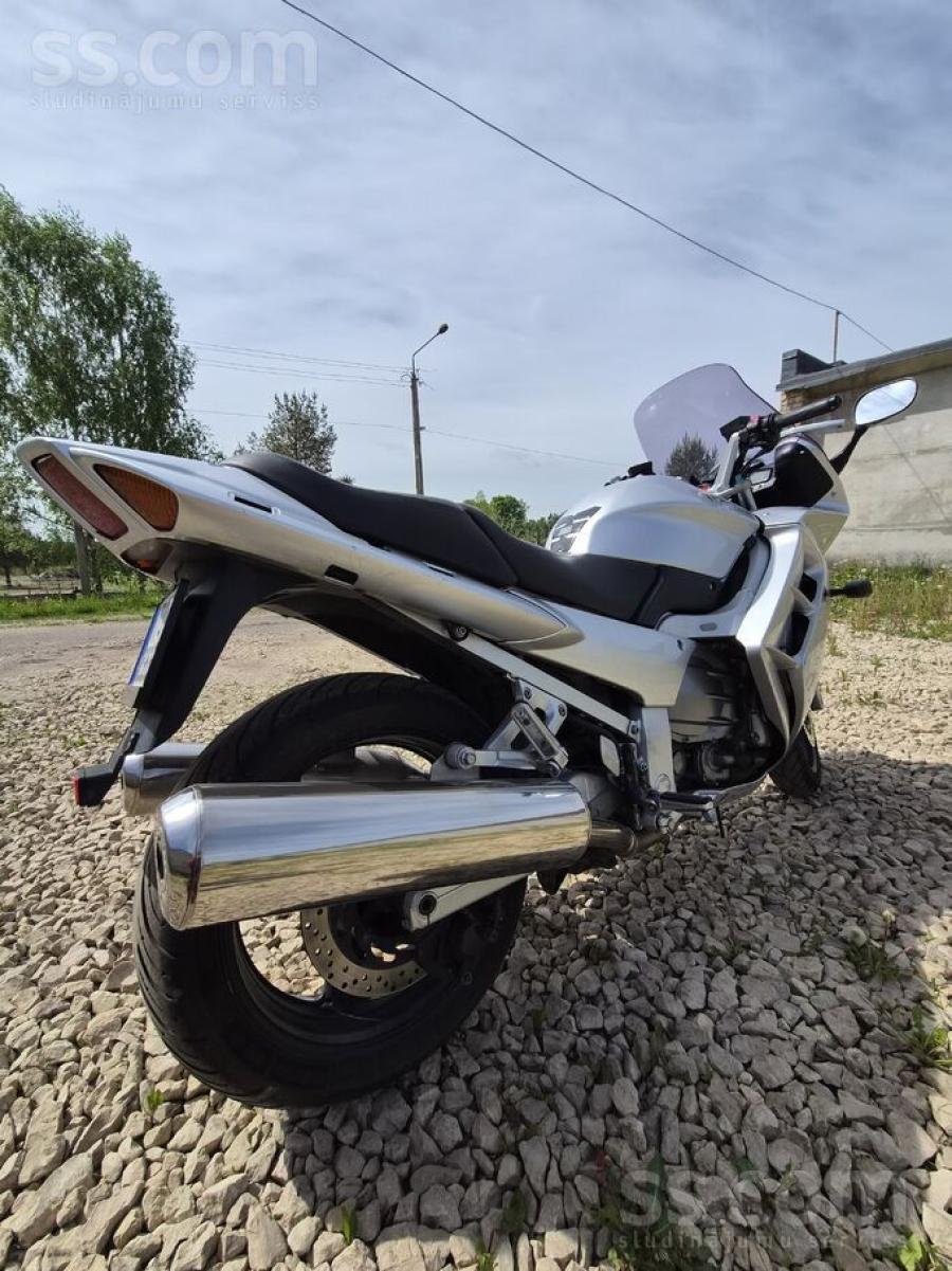 Yamaha FJR 2002 in Riga, with an engine capacity of 1.30 L and mileage of 0 thousand km for 2500 €, photo 5 on AUTOMOTO.COM.LV