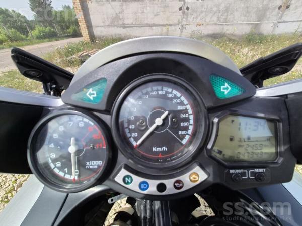 Yamaha FJR 2002 in Riga, with an engine capacity of 1.30 L and mileage of 0 thousand km for 2500 €, photo 6 on AUTOMOTO.COM.LV