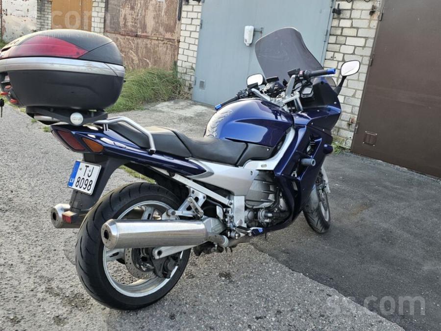 Yamaha FJR 2005 in Riga, with an engine capacity of 1.30 L and mileage of 0 thousand km for 2800 €, photo 4 on AUTOMOTO.COM.LV