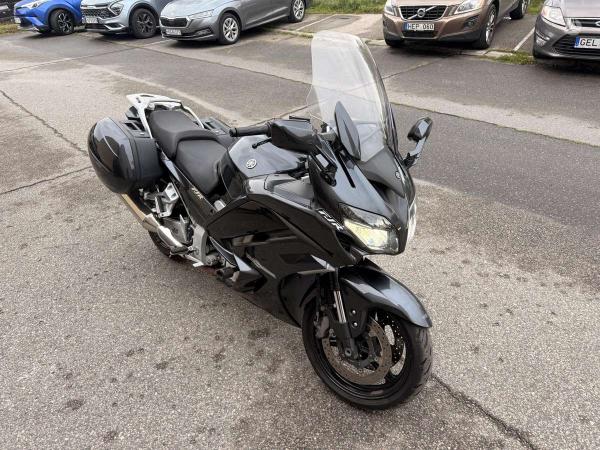 Yamaha FJR 2018 Viļņa, ar dzinēja tilpumu 1.30 L un nobraukumu 38 tūkst. km par 9500 €, foto 2 vietnē AUTOMOTO.COM.LV
