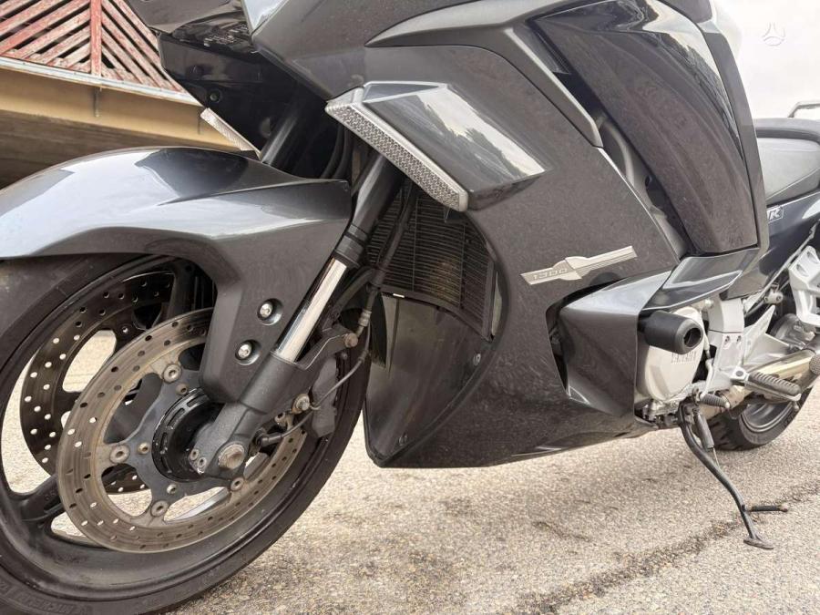 Yamaha FJR 2018 Viļņa, ar dzinēja tilpumu 1.30 L un nobraukumu 38 tūkst. km par 9500 €, foto 11 vietnē AUTOMOTO.COM.LV